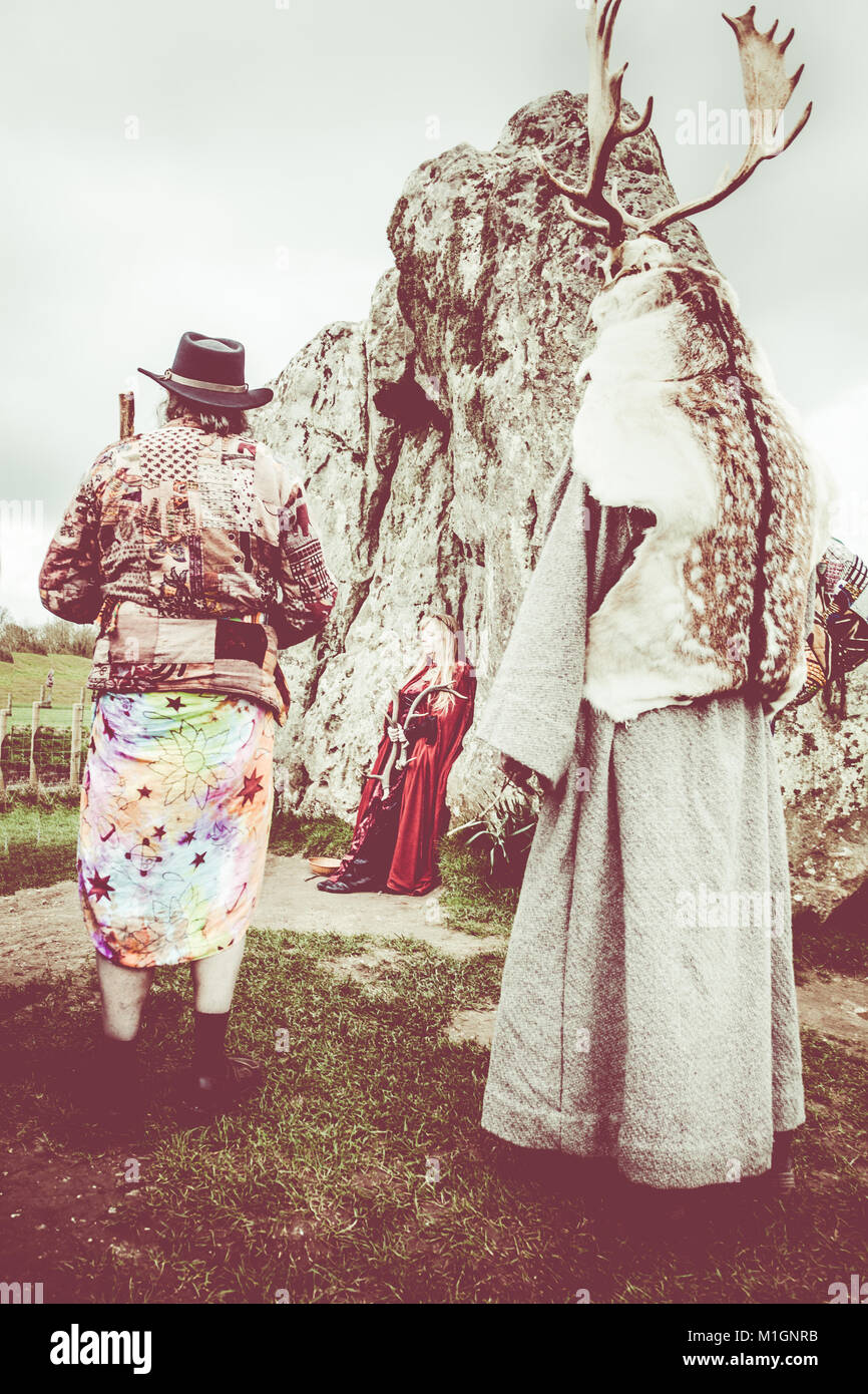 Druids at Avebury Henge on the summer solstice Stock Photo - Alamy