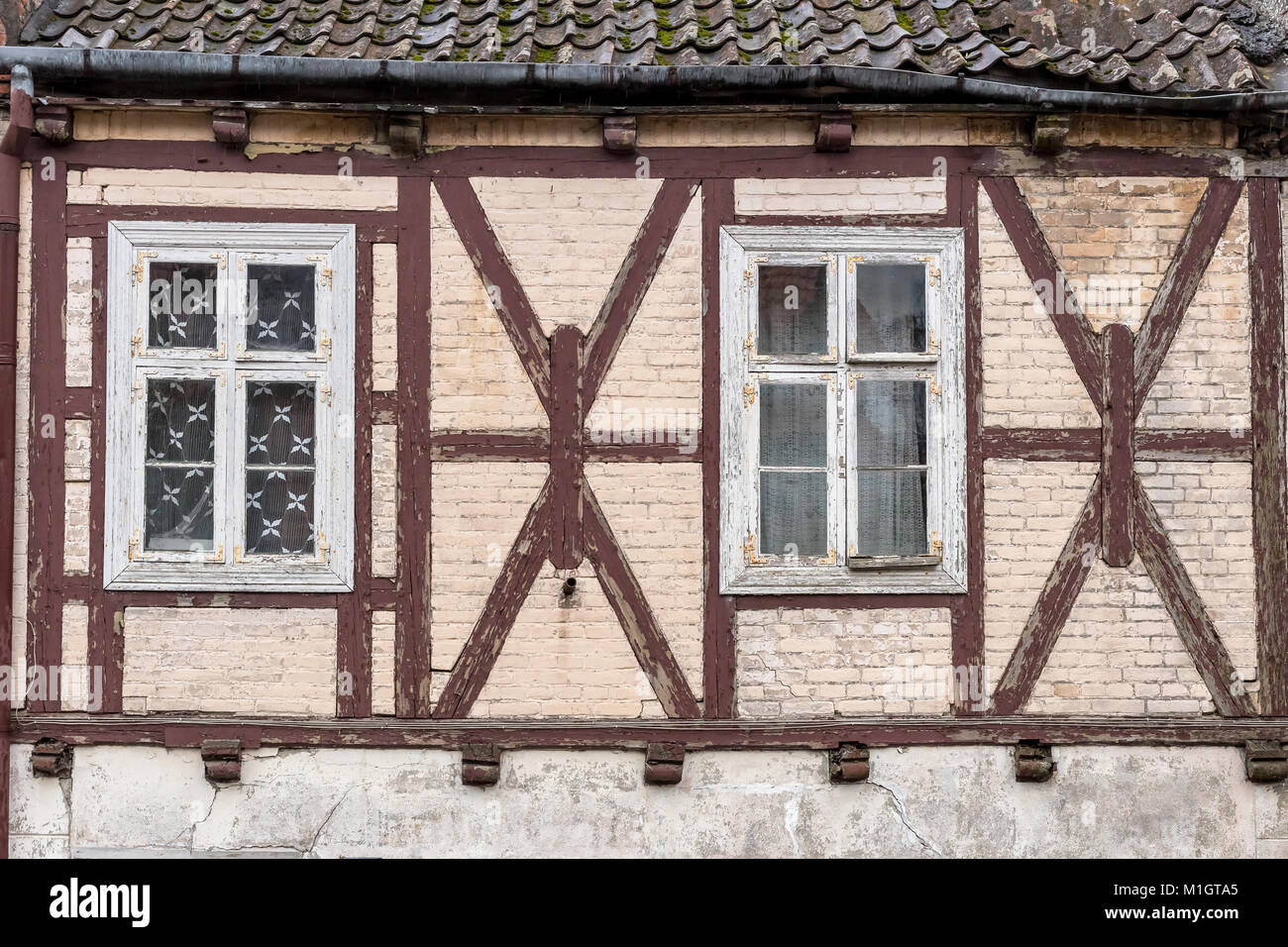 Windows in historic building hi-res stock photography and images - Alamy
