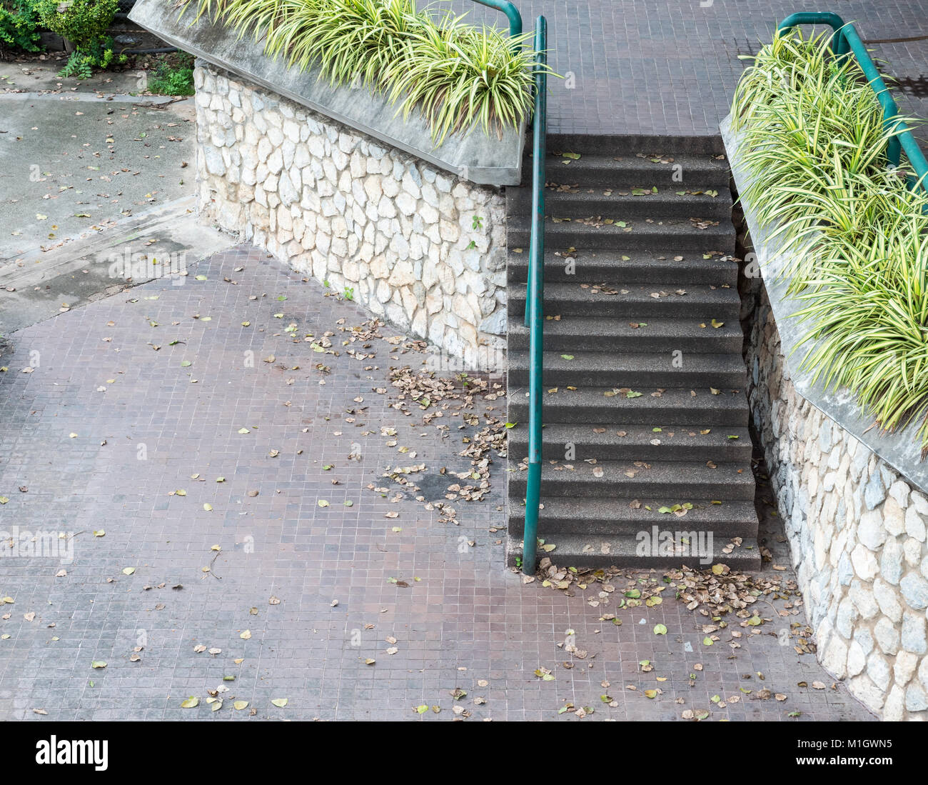 Garden cement metal railing hi-res stock photography and images - Alamy