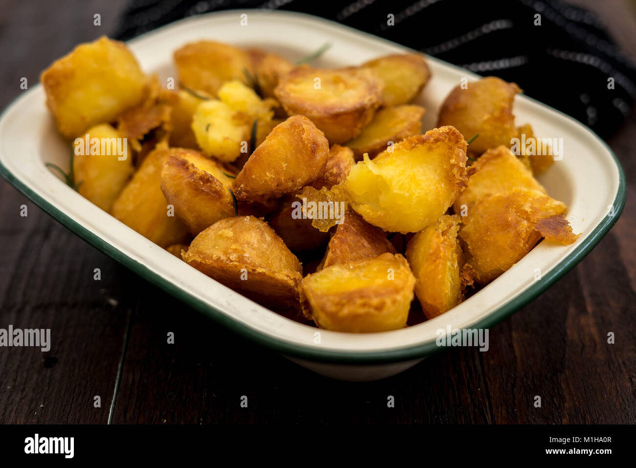 Sunday roast dinner table hi-res stock photography and images - Alamy
