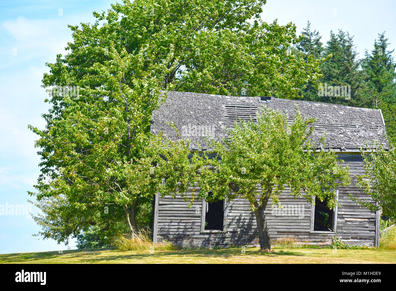 A rustic historical old barn in the beautiful countryside of the ...