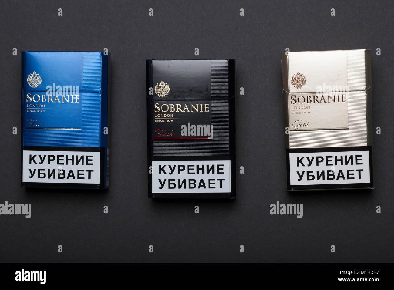 pack of cigarettes Stock Photo - Alamy
