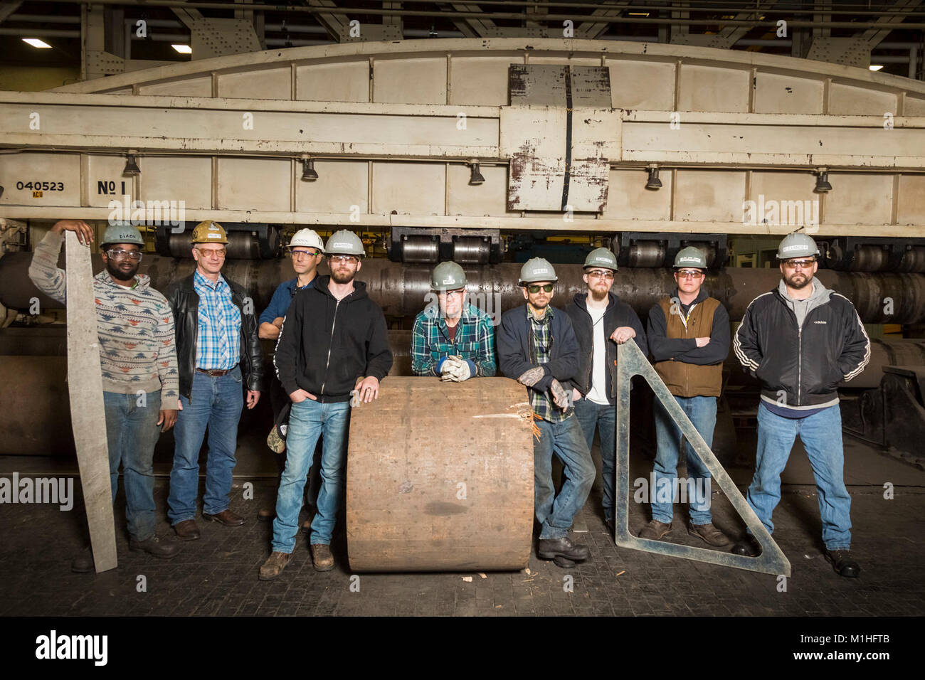 U.S Army steel fabricators at work Stock Photo - Alamy