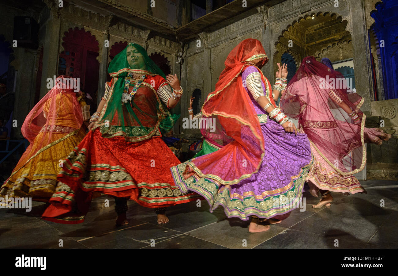 Ghoomar dance hi-res stock photography and images - Alamy