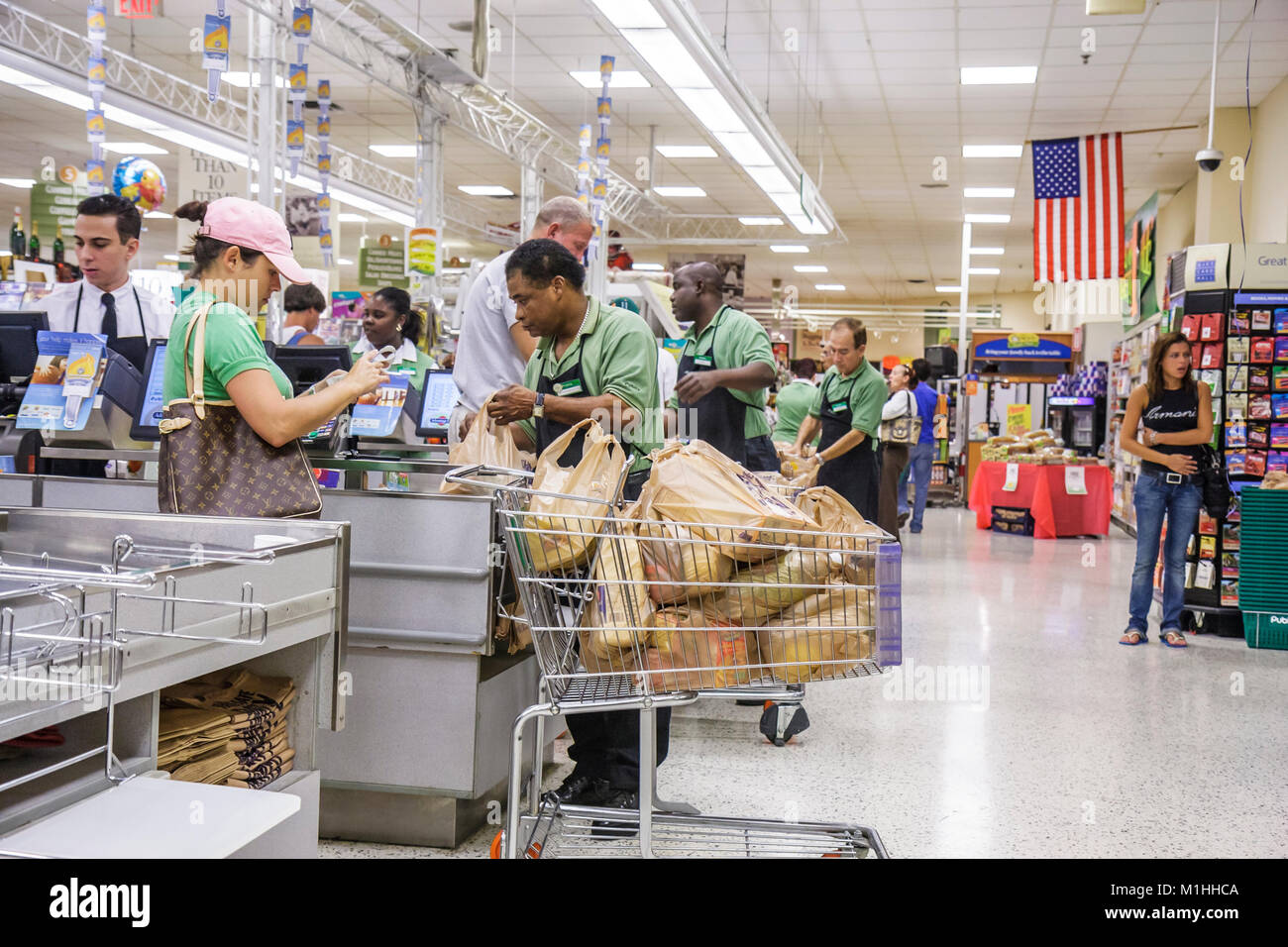 Publix supermarket employees High Resolution Stock Photography and ...