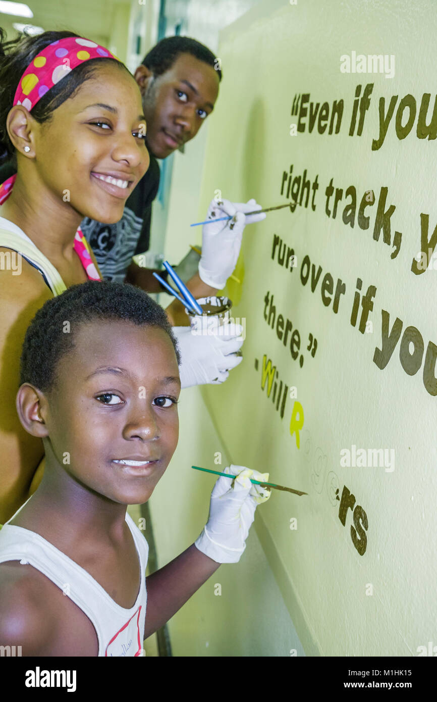 Black girl kids children teen volunteer hi-res stock photography and ...