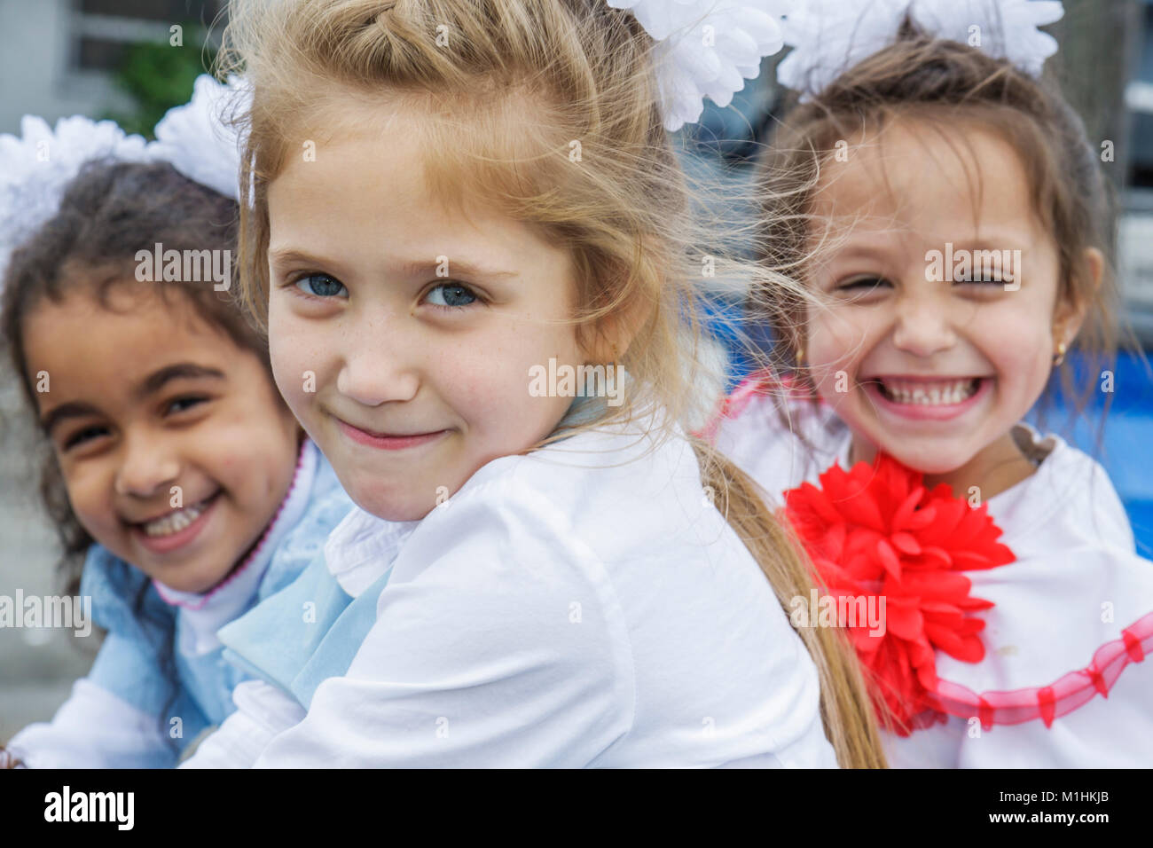 Smiling cuban girls hi-res stock photography and images - Alamy