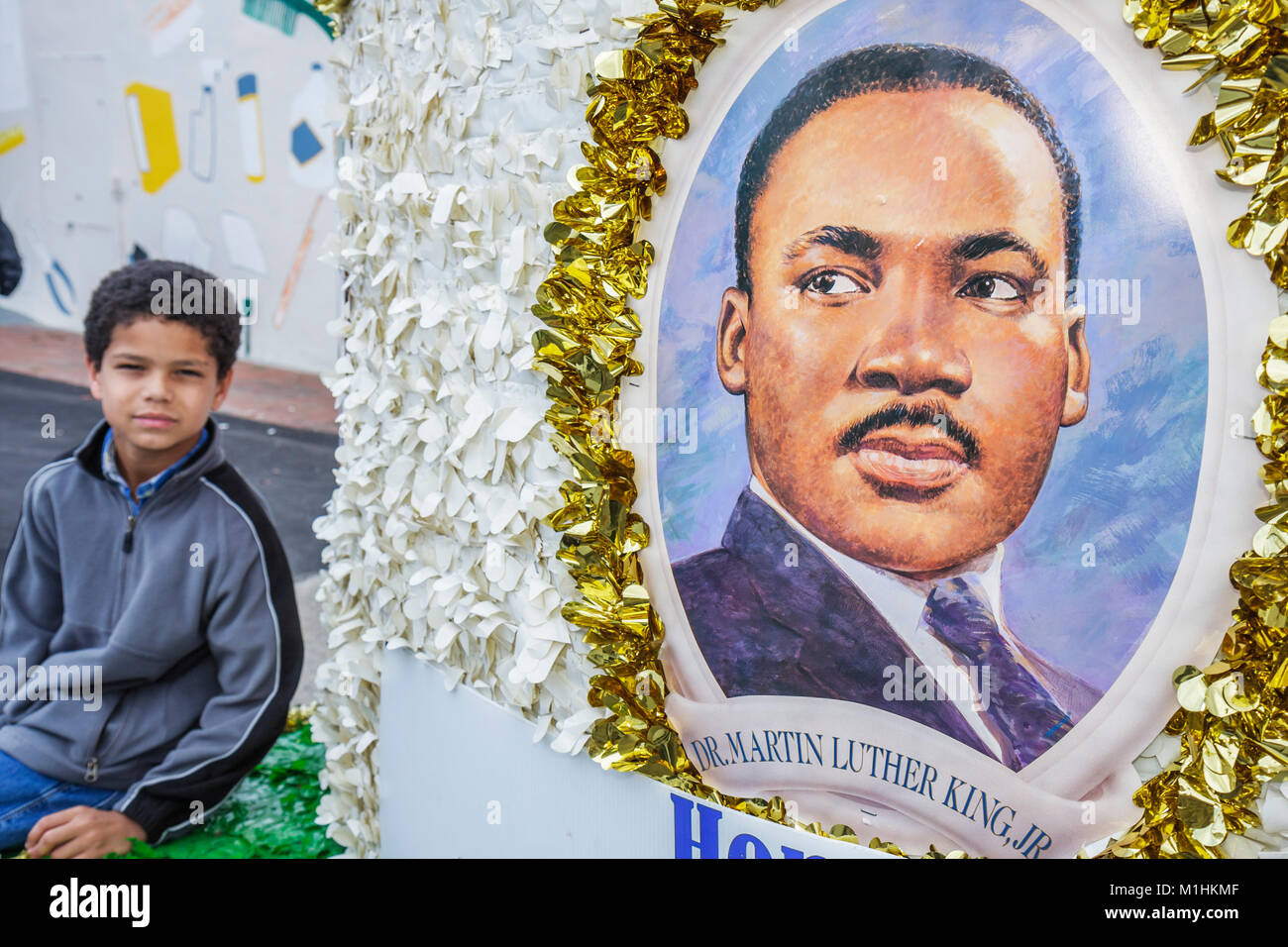Parade Float Making High Resolution Stock Photography and Images - Alamy