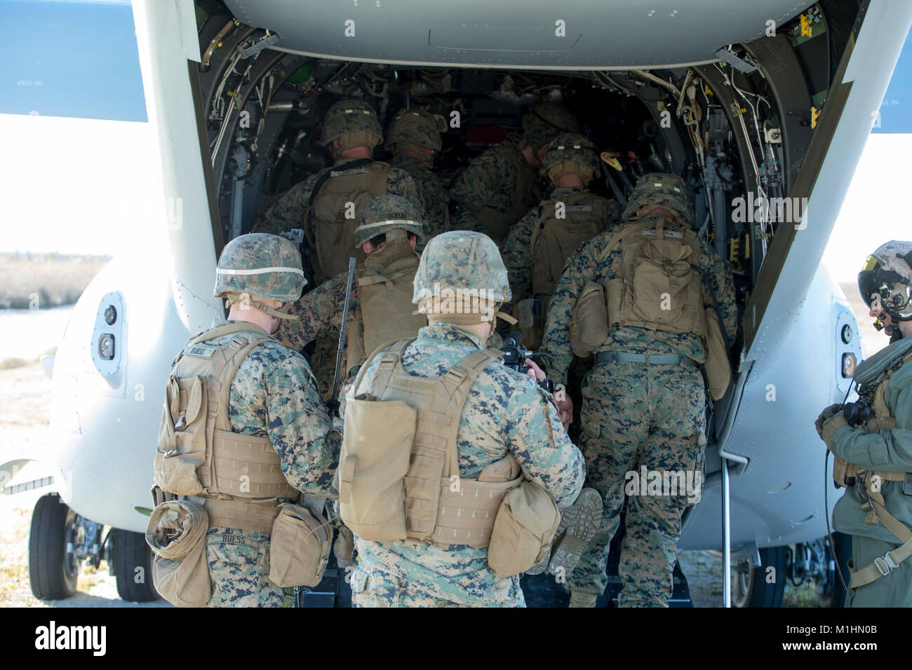 1st battalion 6th marine regiment hi-res stock photography and images ...