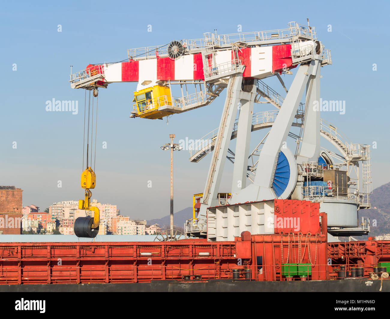 Load unloading hi-res stock photography and images - Alamy