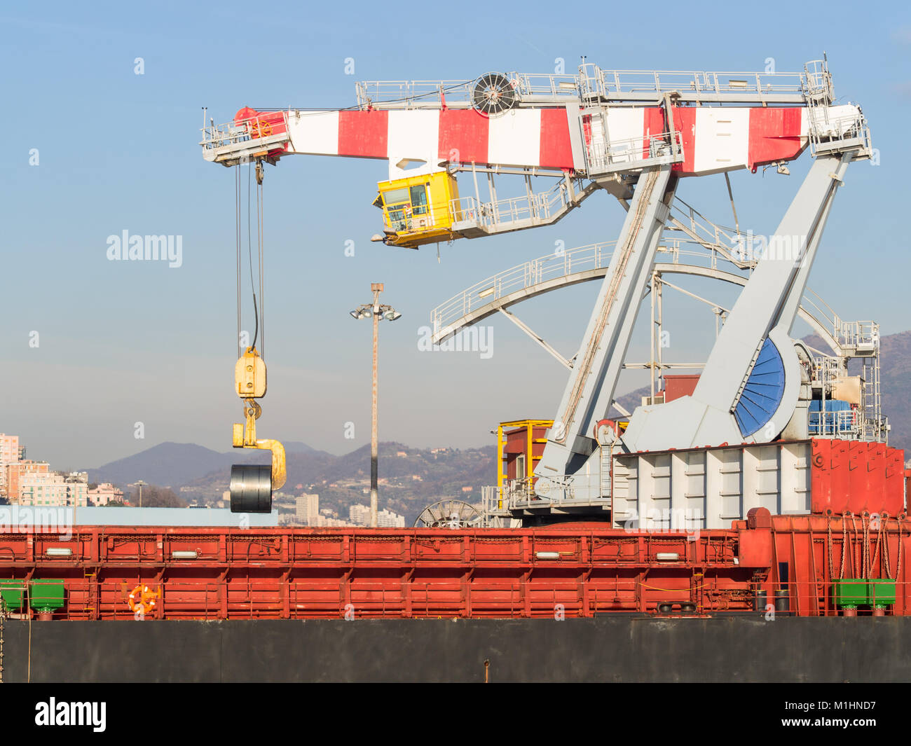 Load unloading hi-res stock photography and images - Alamy