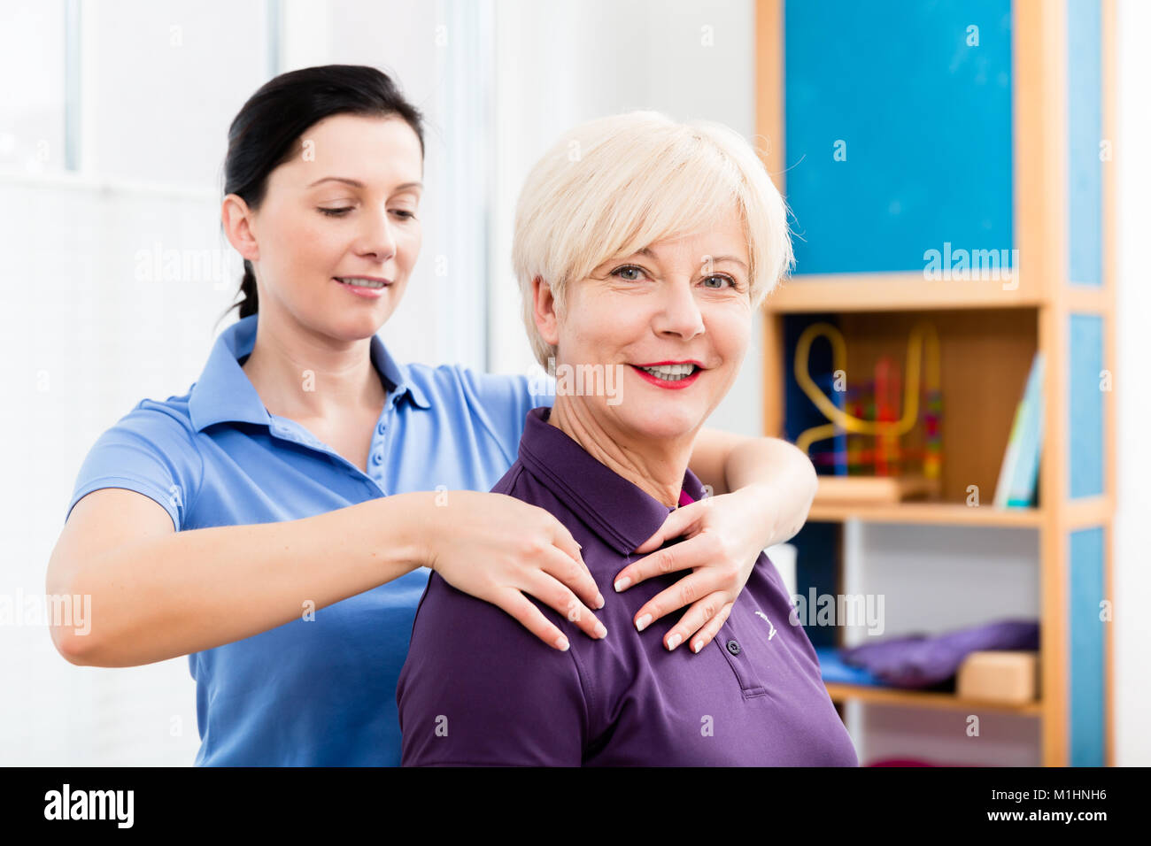 Scruff of the neck hi-res stock photography and images - Alamy