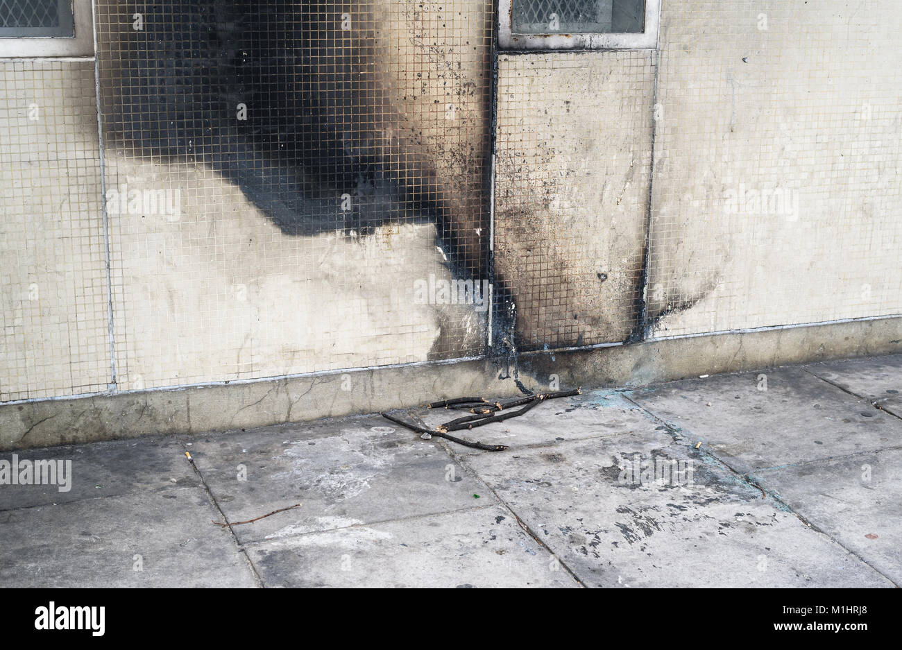 Fire damaged building hi-res stock photography and images - Alamy