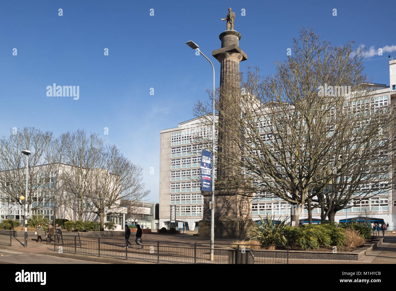 Statue william wilberforce hull hi-res stock photography and images - Alamy