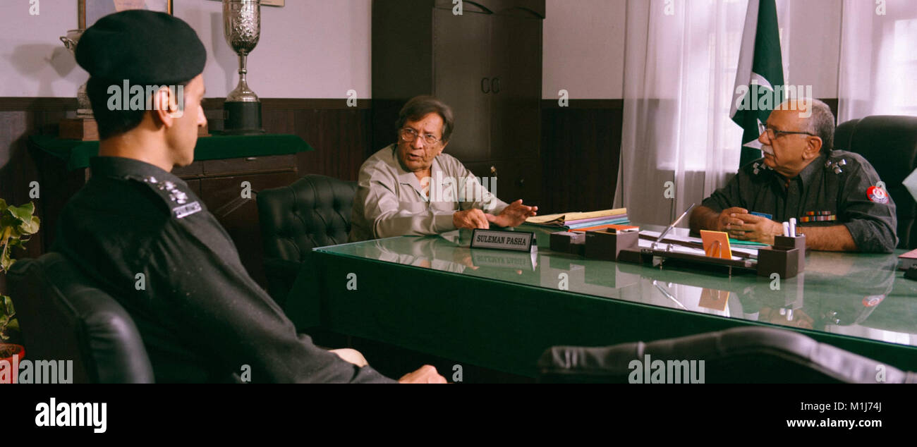 HIDE AND SEEK, (aka CHUPAN CHUPAI), Adnan Jaffar (left), Talat Hussain ...