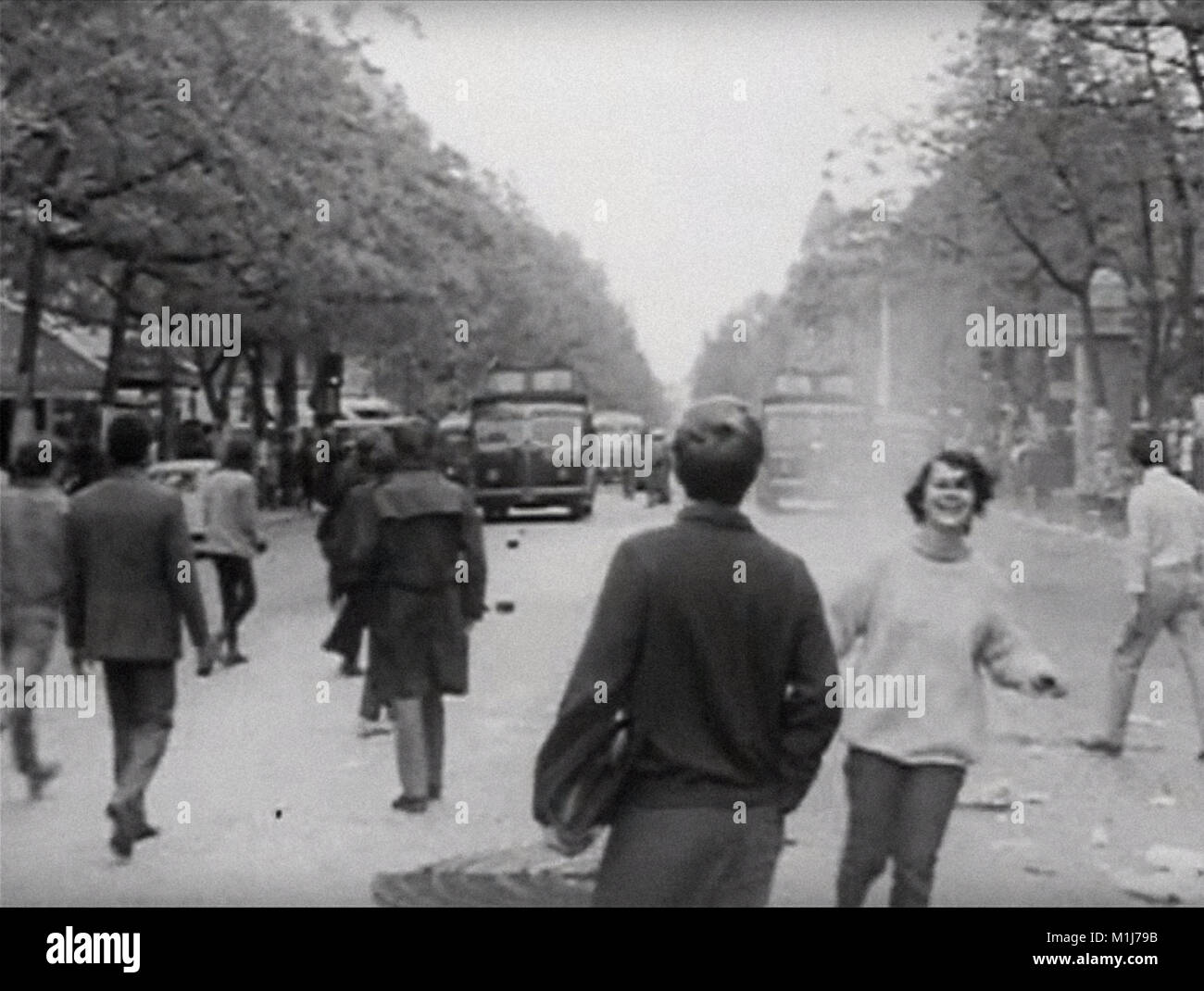 IN THE INTENSE NOW, (aka NO INTENSO AGORA), Paris, May 1968, 2017 ...