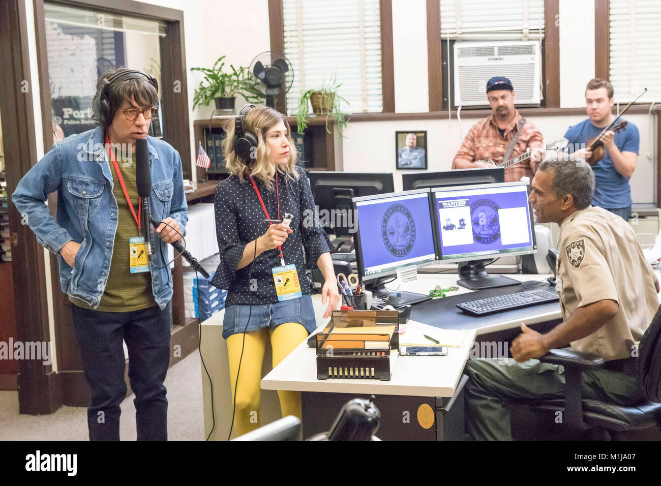 PORTLANDIA, Fred Armisen (left), Carrie Brownstein (2nd from left ...