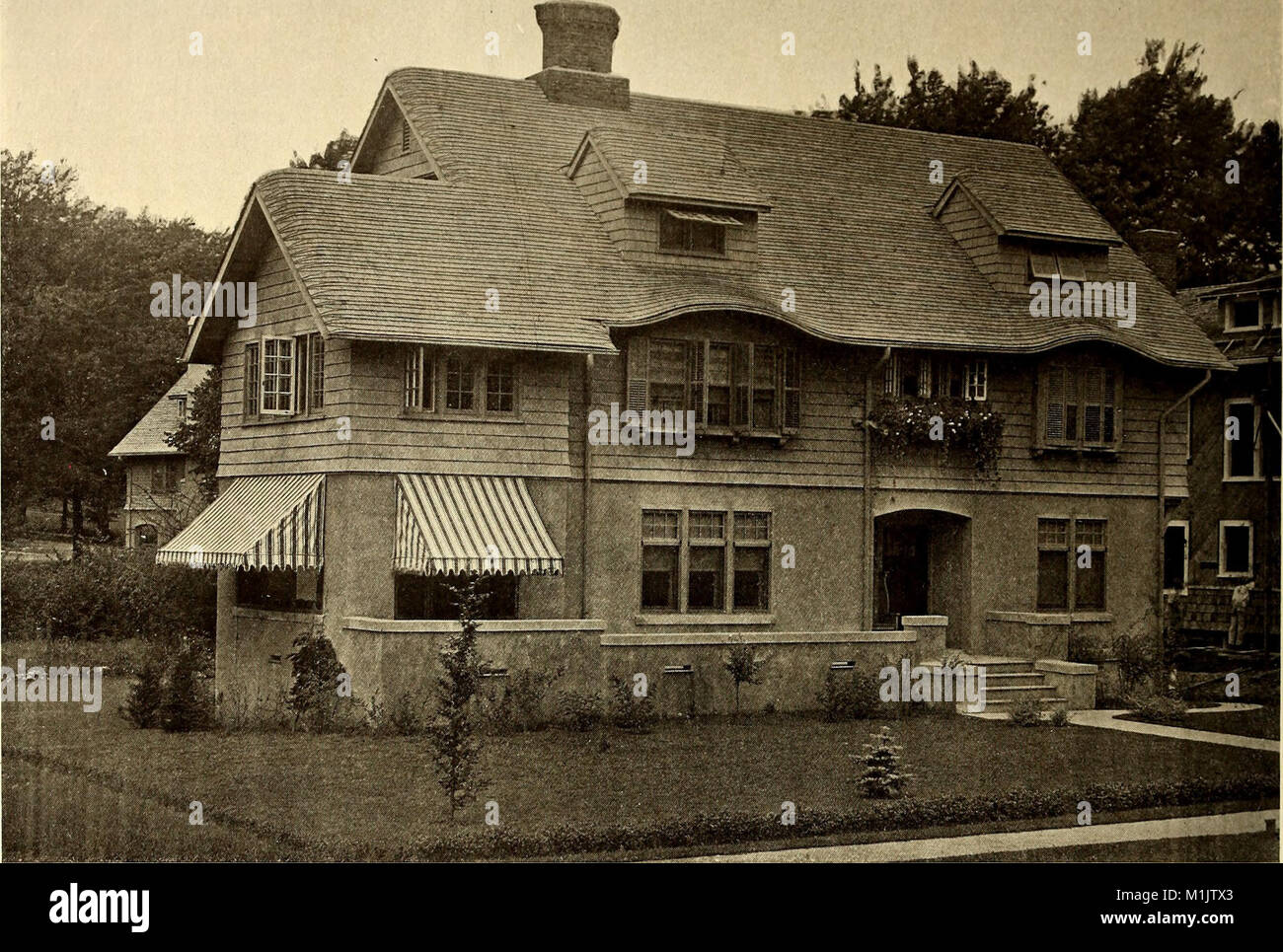 The 1909 edition of 'American Homes and Gardens' showcases American ...