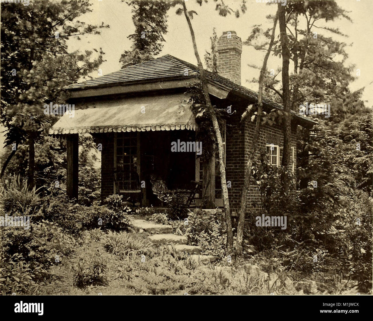 The 1908 edition of 'American Homes and Gardens' showcases design ...