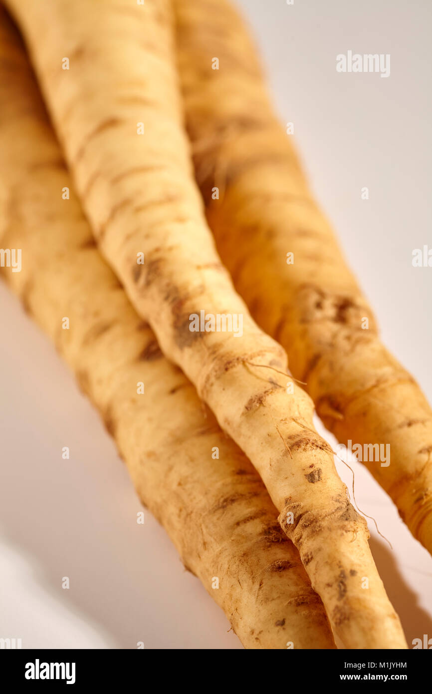 fresh, raw, whole parsnips Stock Photo - Alamy