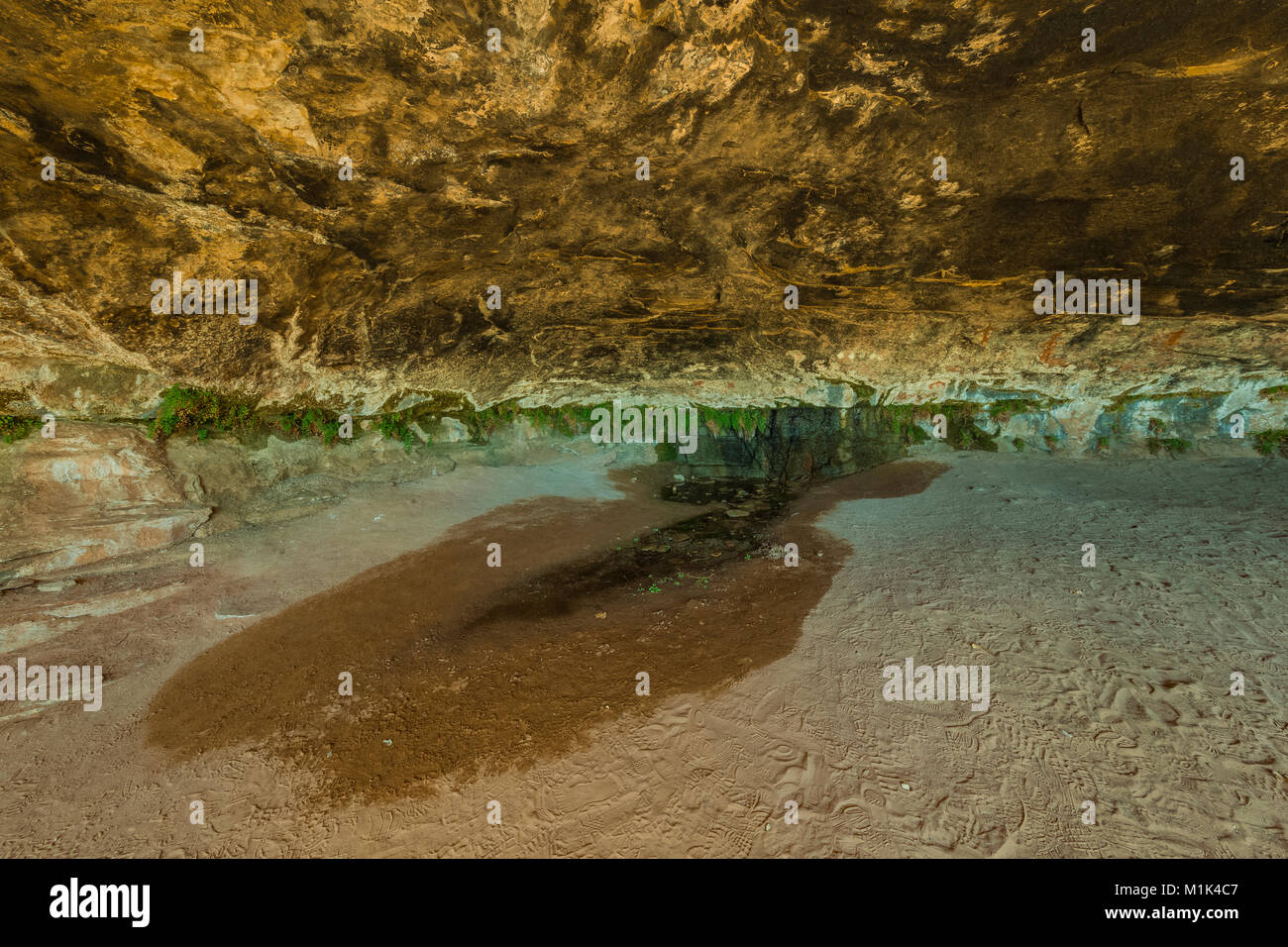 Round spring cave hi-res stock photography and images - Alamy