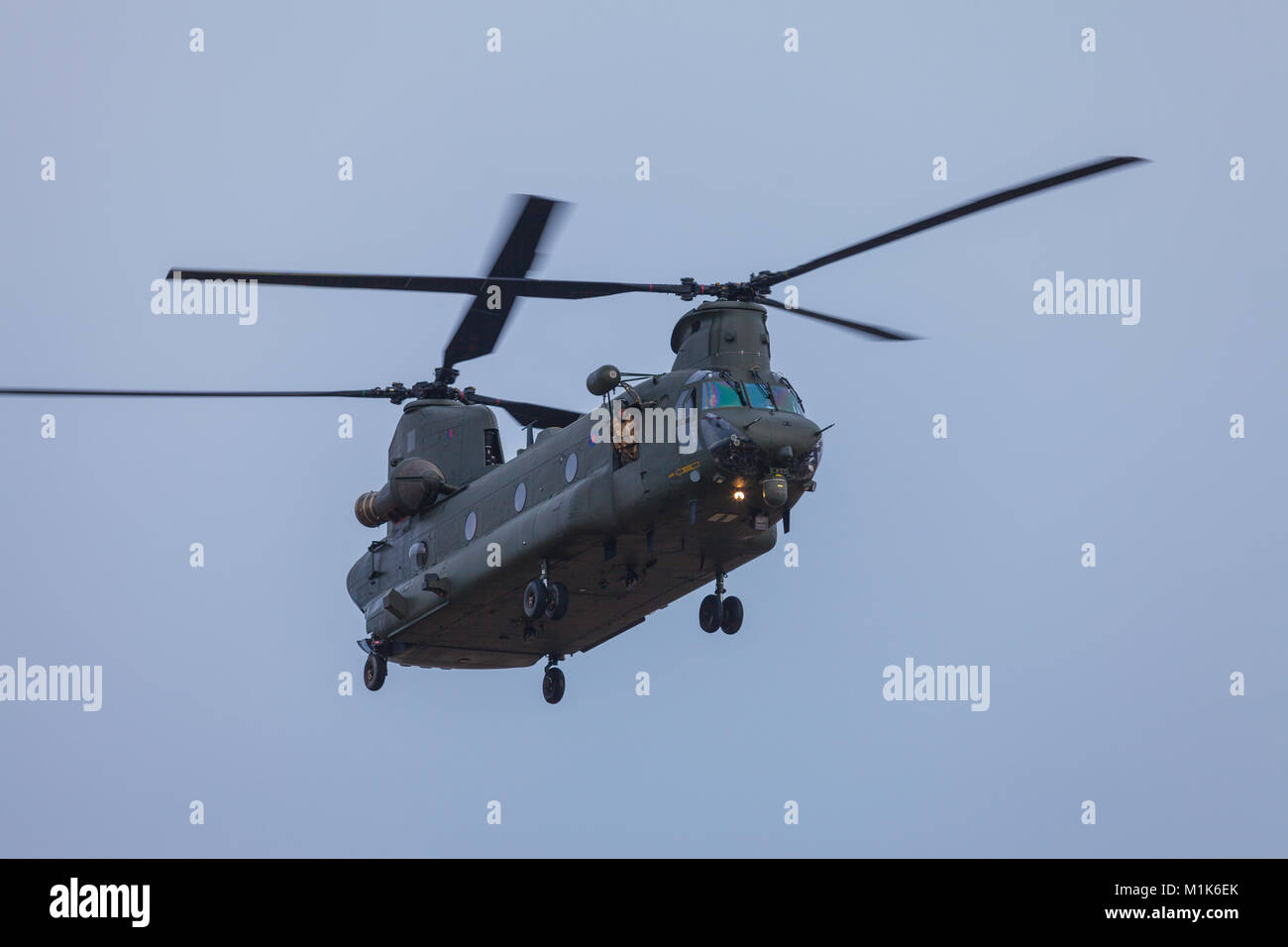 RAF Chinook in flight - Falklands Stock Photo - Alamy