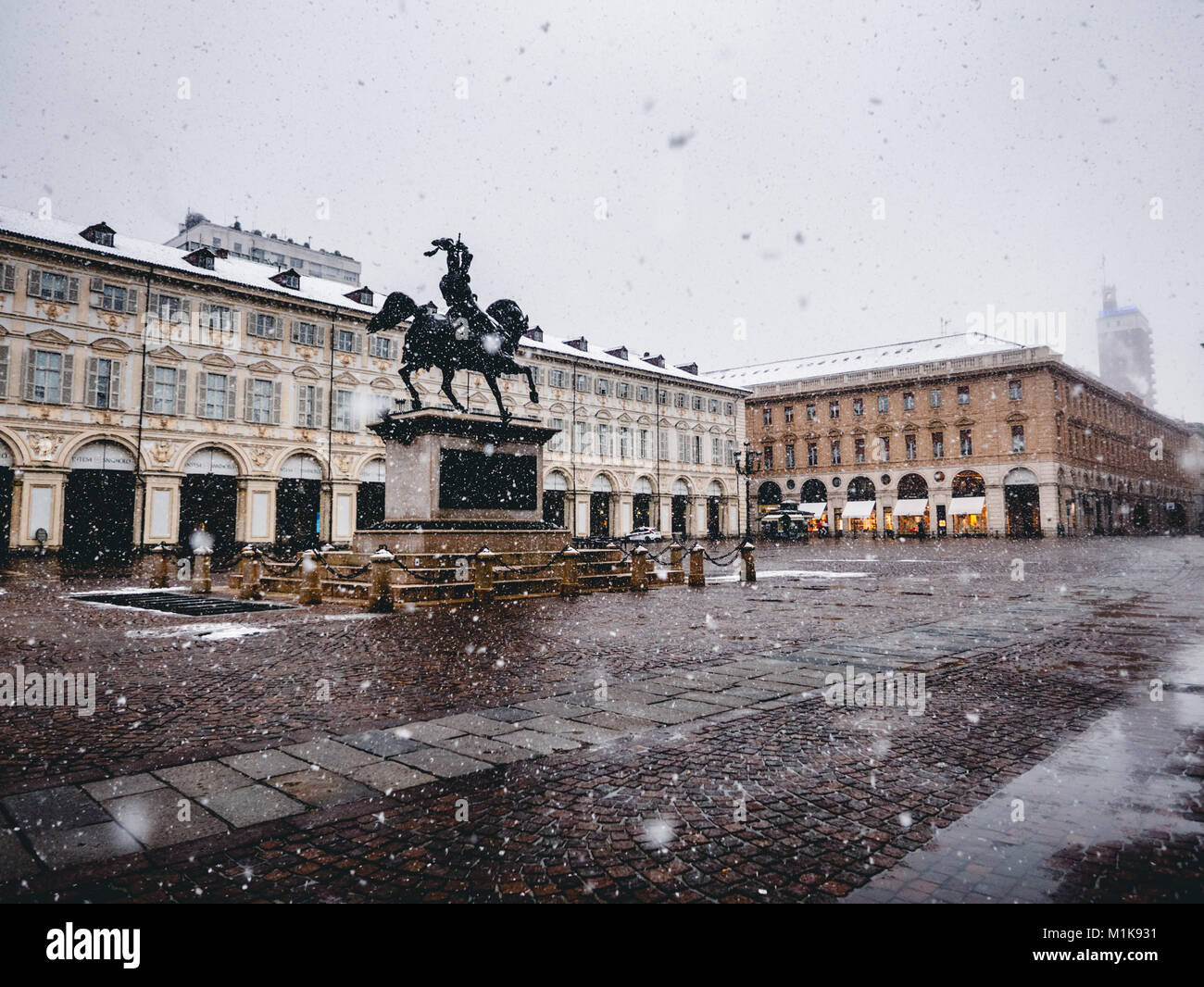 Vintage look rain hi-res stock photography and images - Alamy