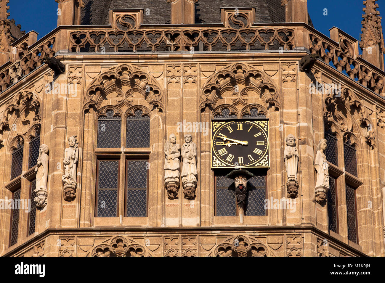 Historical clock face hi-res stock photography and images - Alamy