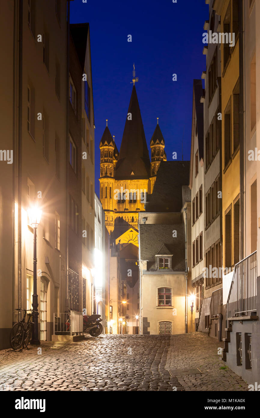 Germany, Cologne, the lane Auf dem Rothenberg in the old part of the ...