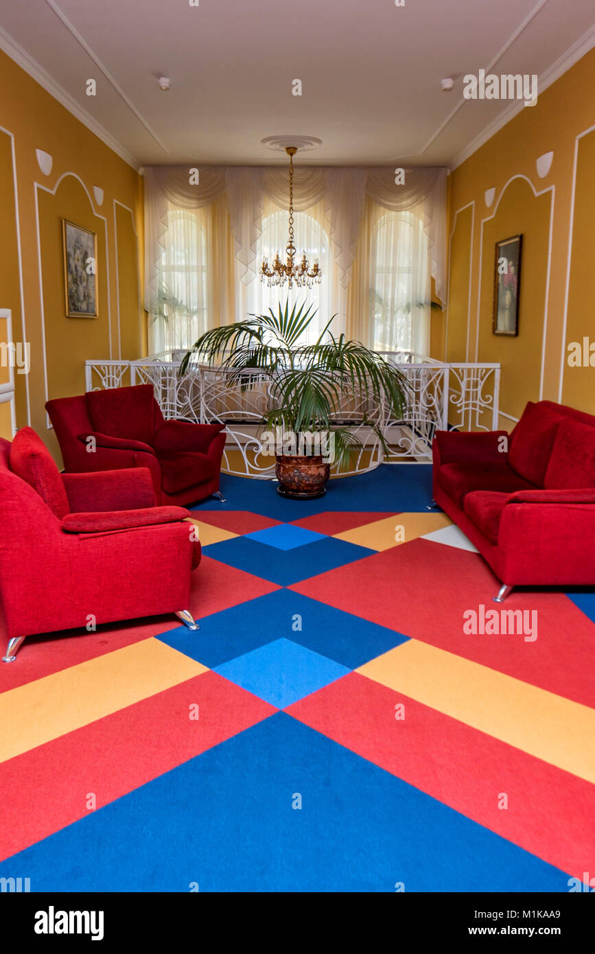 Modern luxury hotel foyer hi-res stock photography and images - Alamy