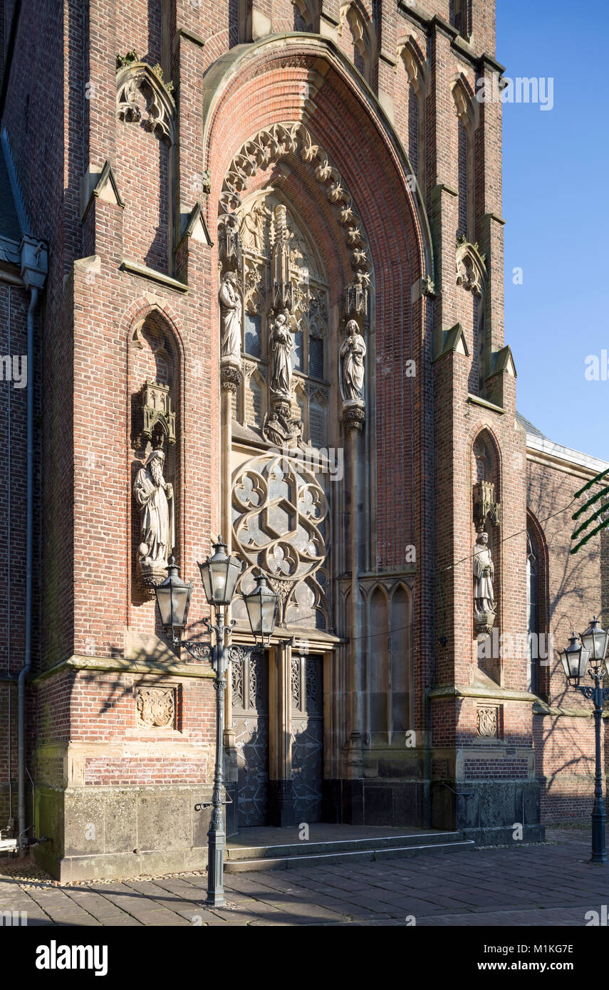 Kirche st cyriakus hi-res stock photography and images - Alamy