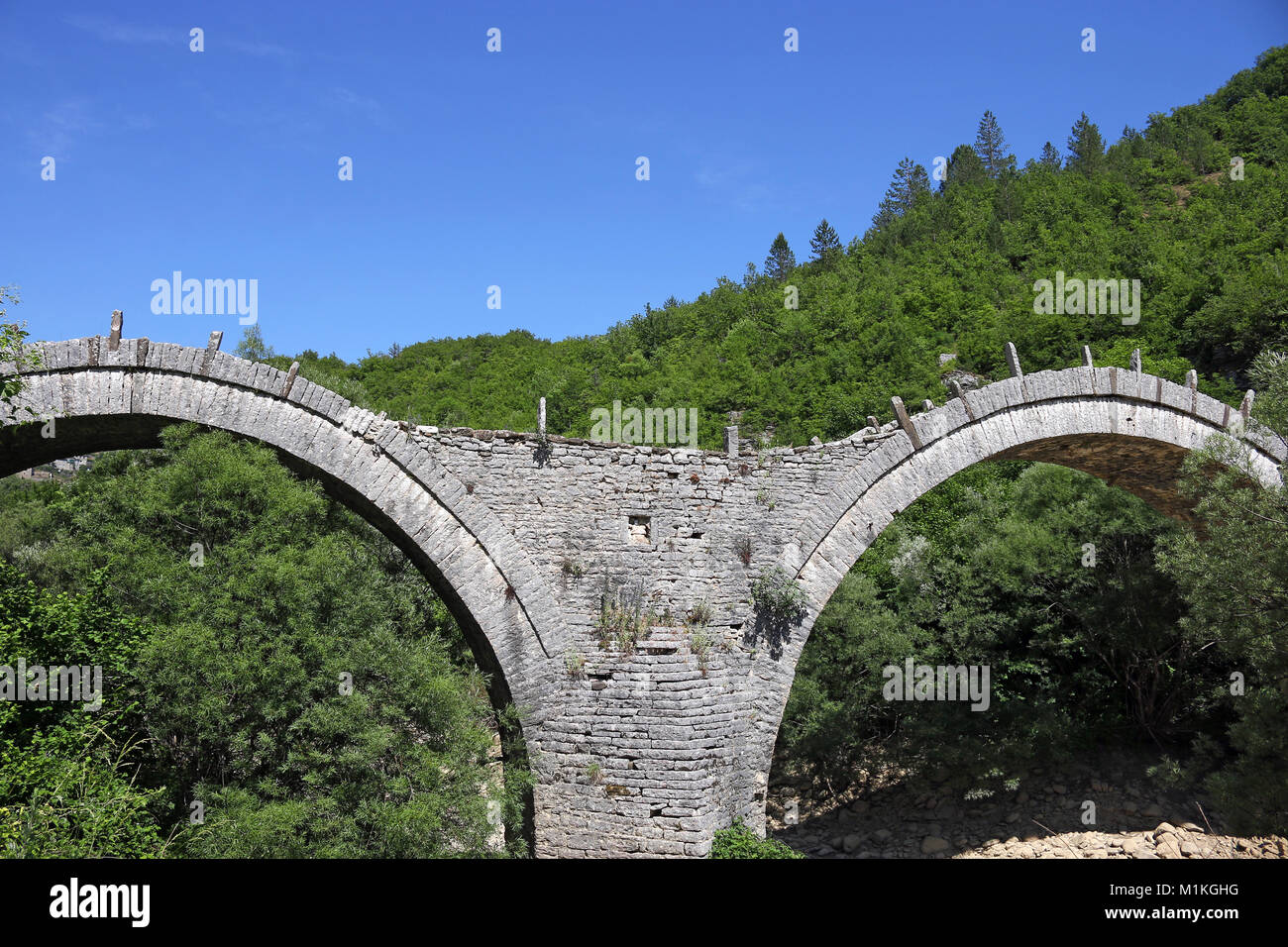 Triple arch bridge greece hi-res stock photography and images - Alamy