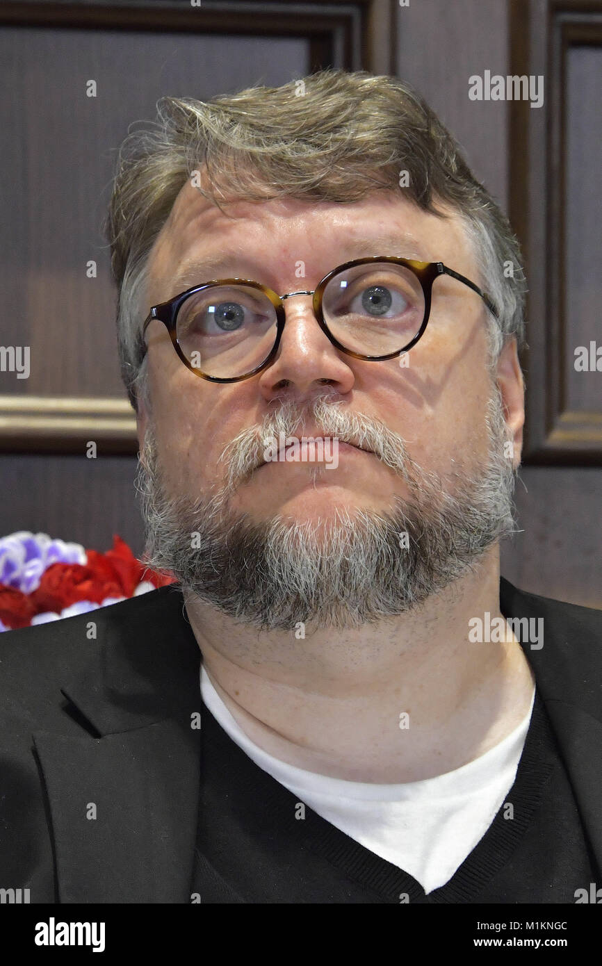 The shape of water del toro hi-res stock photography and images - Alamy