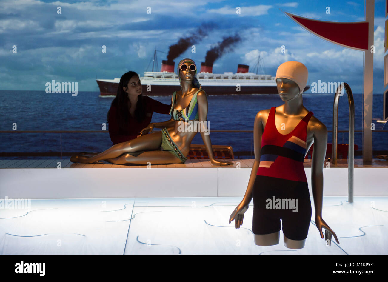 Titanic lounge first class hi-res stock photography and images - Alamy