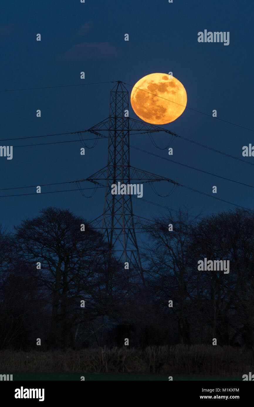 Super moons uk hi-res stock photography and images - Alamy