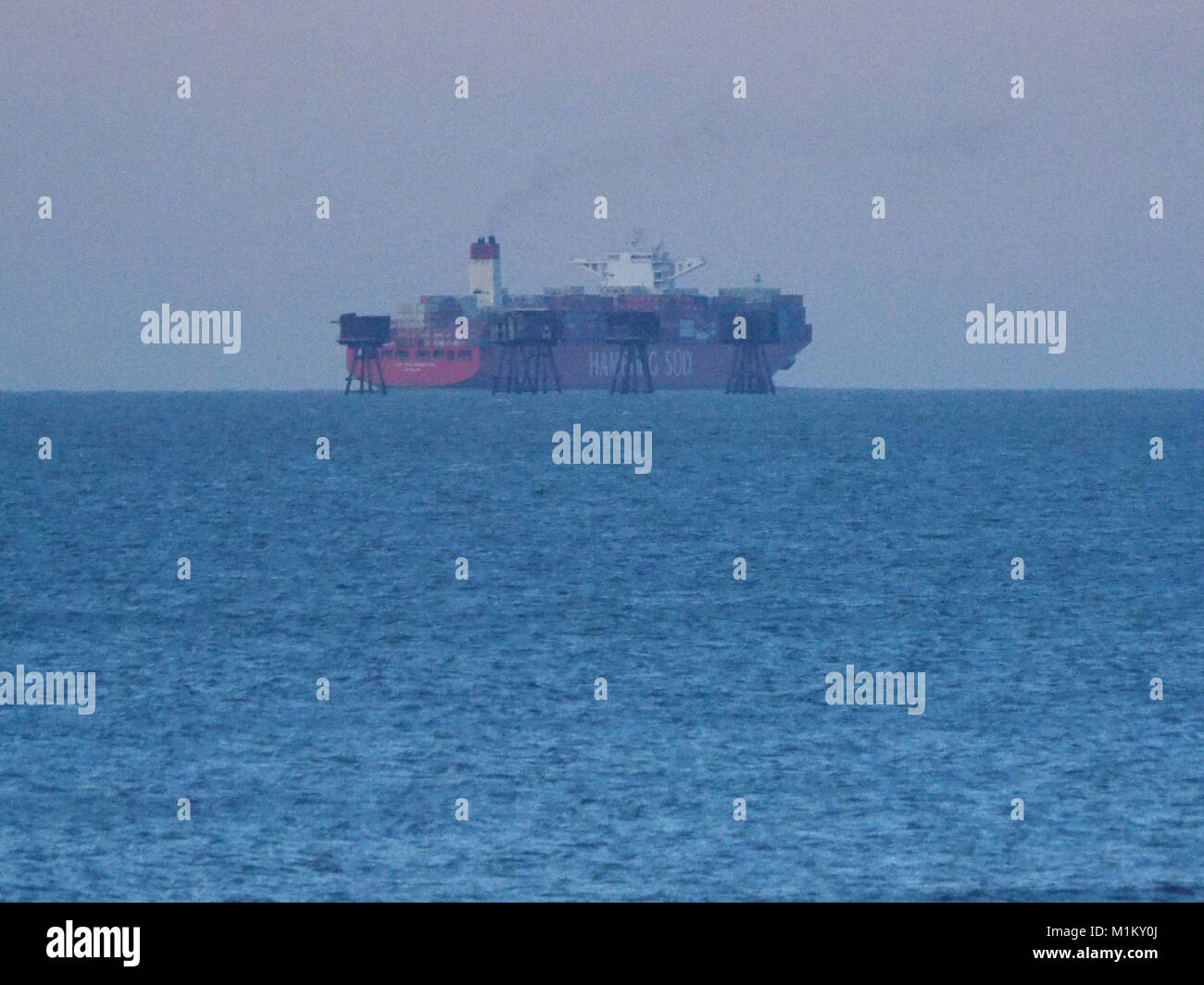 Warden Bay, Kent, UK. 31st January, 2018. UK Weather: the containership ...