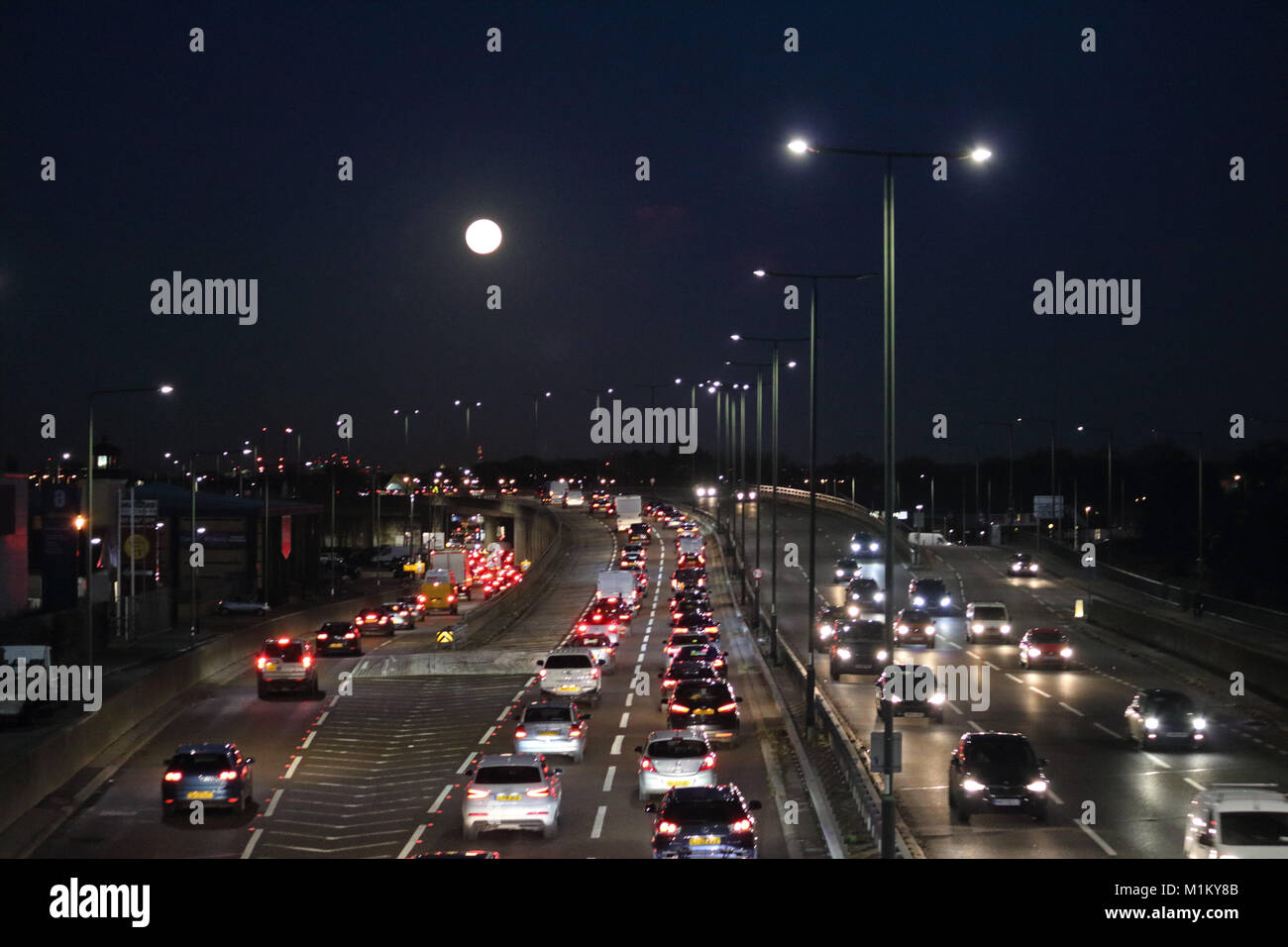 Hanworth London UK. 31st January 2018. The super blue moon seen low in ...