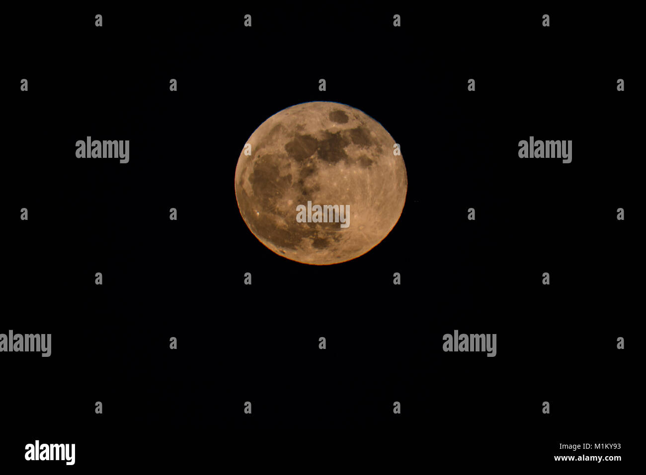 Blood supermoon hi-res stock photography and images - Alamy