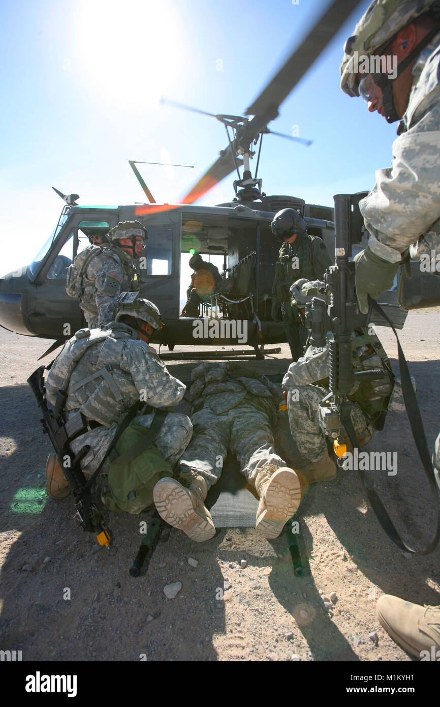 Aug 22, 2007 - Fort Irwin, CA, USA - Soldiers from the 1st Brigade ...