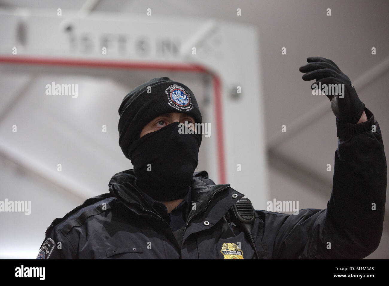 U s customs border protection officer hi-res stock photography and ...