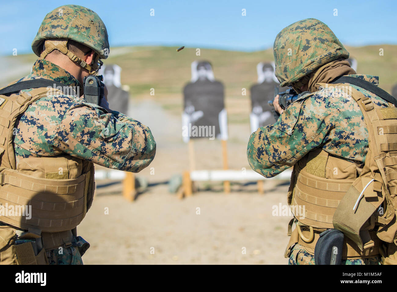 U.S. Marines with Combat Logistics Regiment 15, 1st Marine Logistics ...