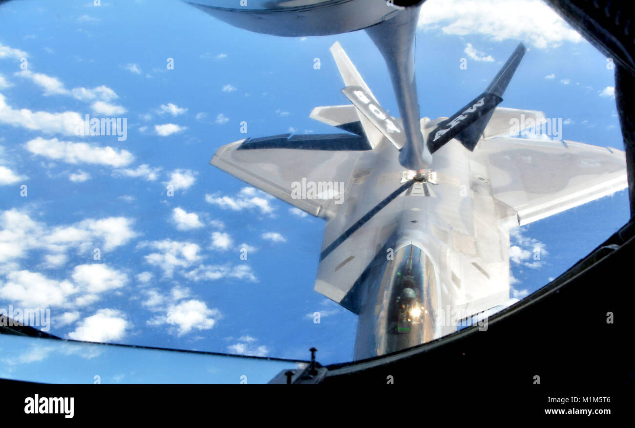 A 154th Wing Hawaii National Guard F-22 Raptor from Joint Base Pearl ...