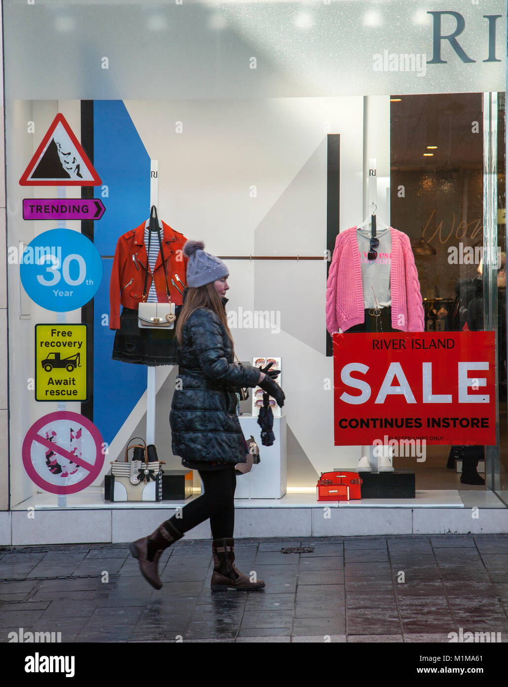 River Island Shop & Shoppers passing by, Fashion Stores with spring ...