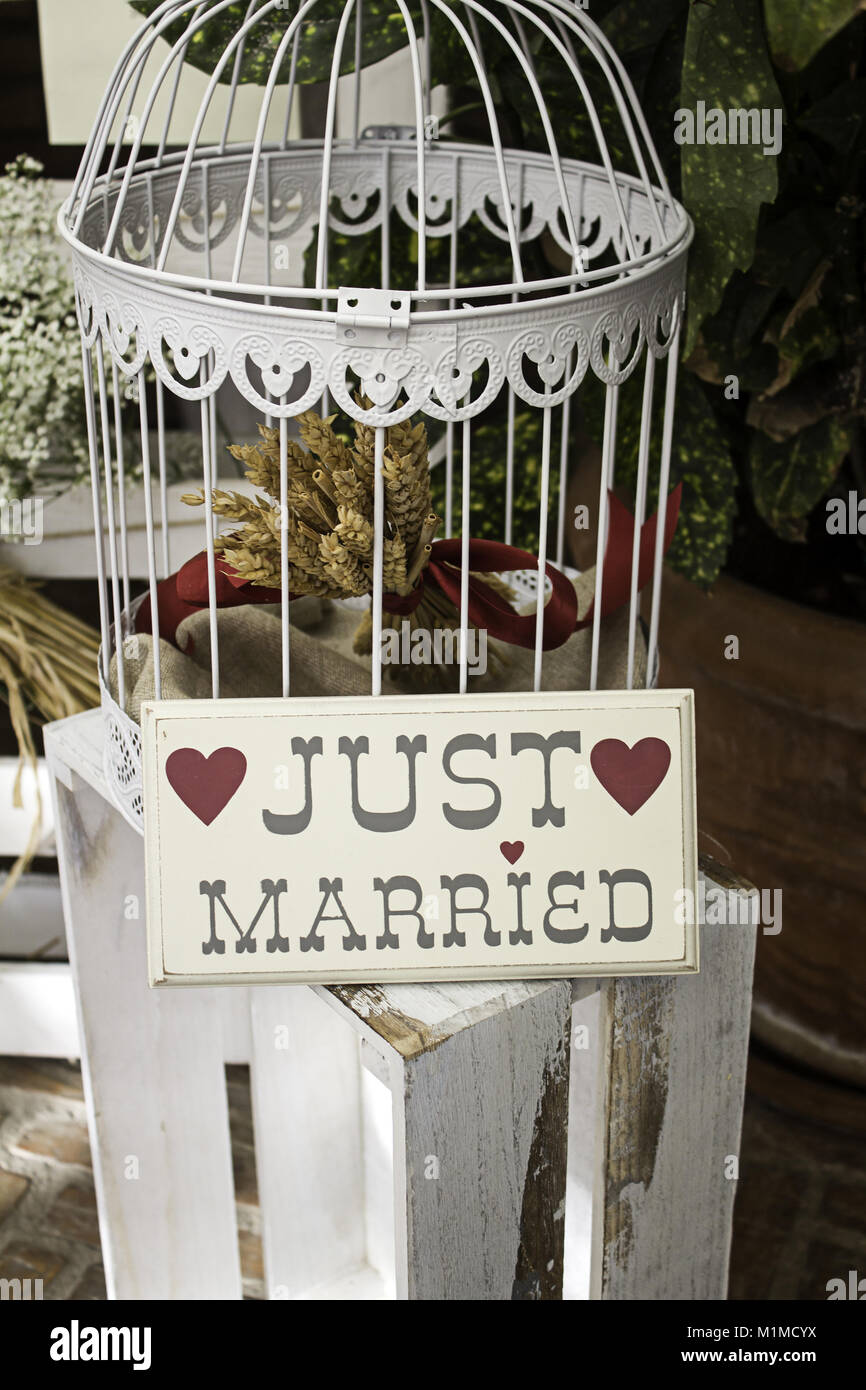 Cage just married, decorative motif in wedding, love and couple Stock ...