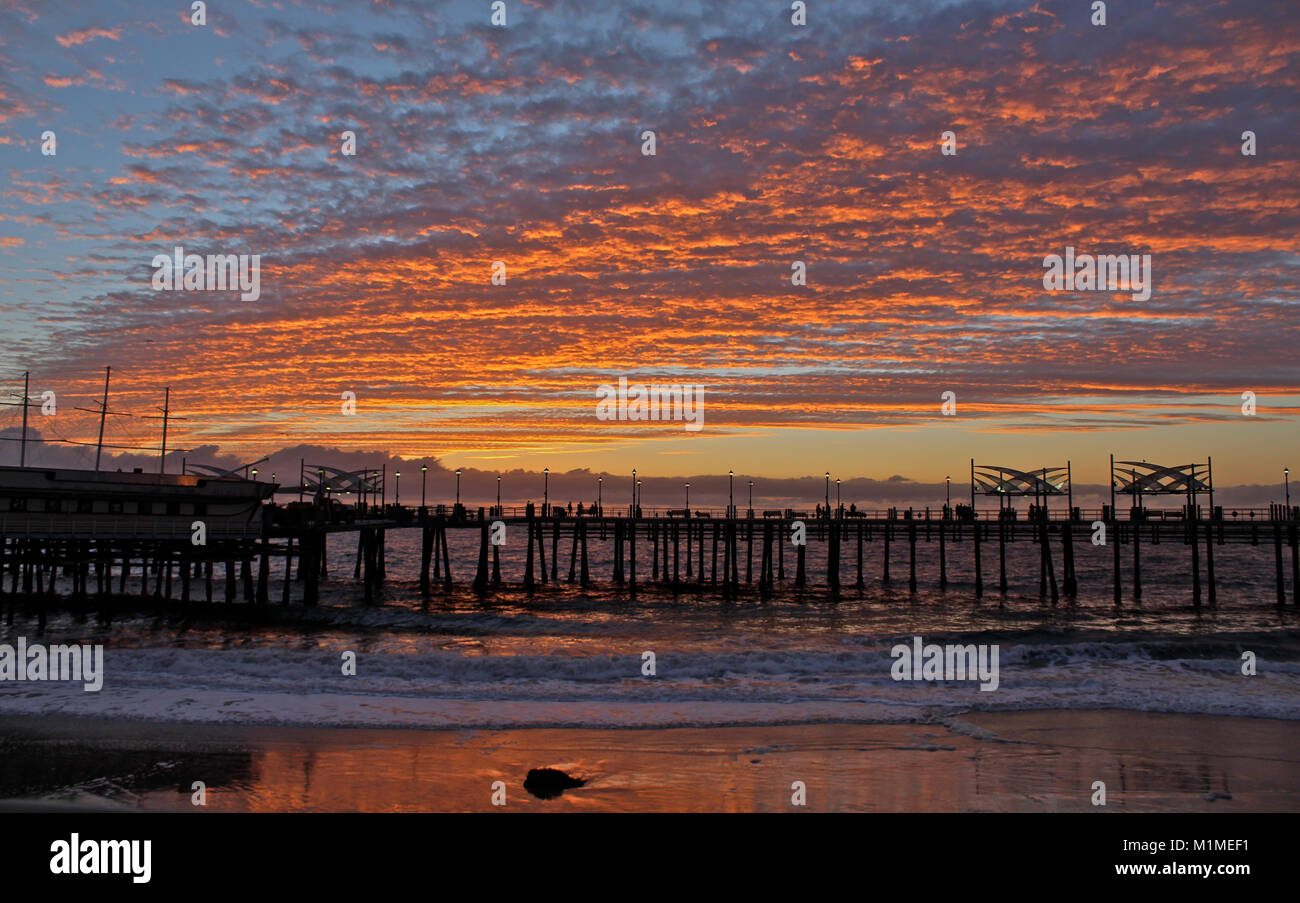 Redondo beach pier sunset california hi-res stock photography and ...
