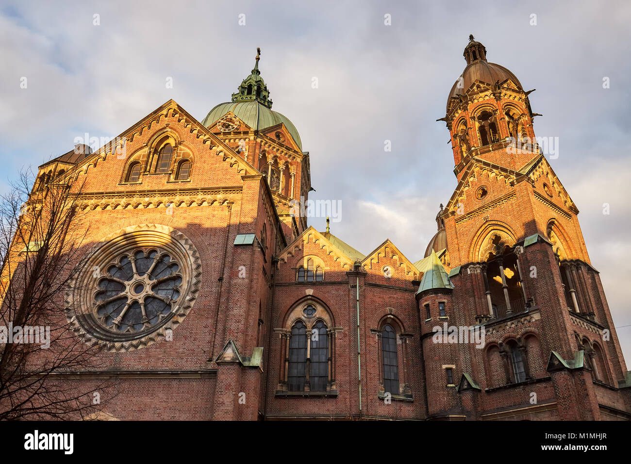 St lukes cathedral hi-res stock photography and images - Alamy