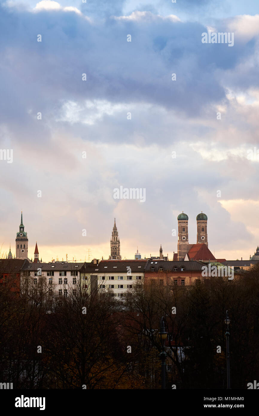Skyline of munich hi-res stock photography and images - Alamy