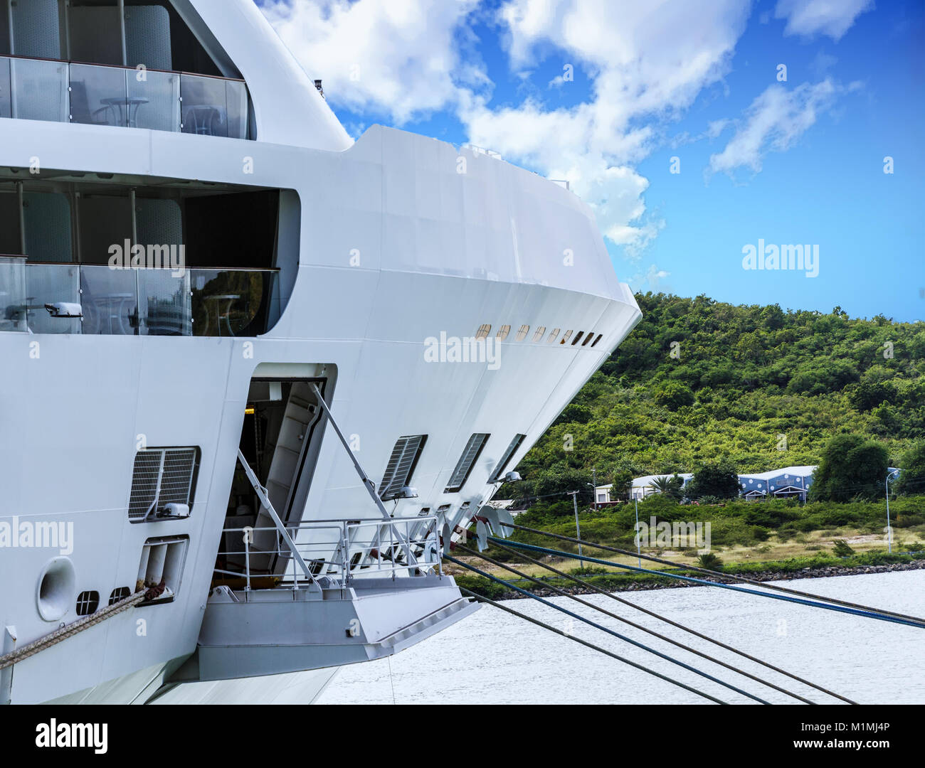 Open boat hatch hi-res stock photography and images - Alamy