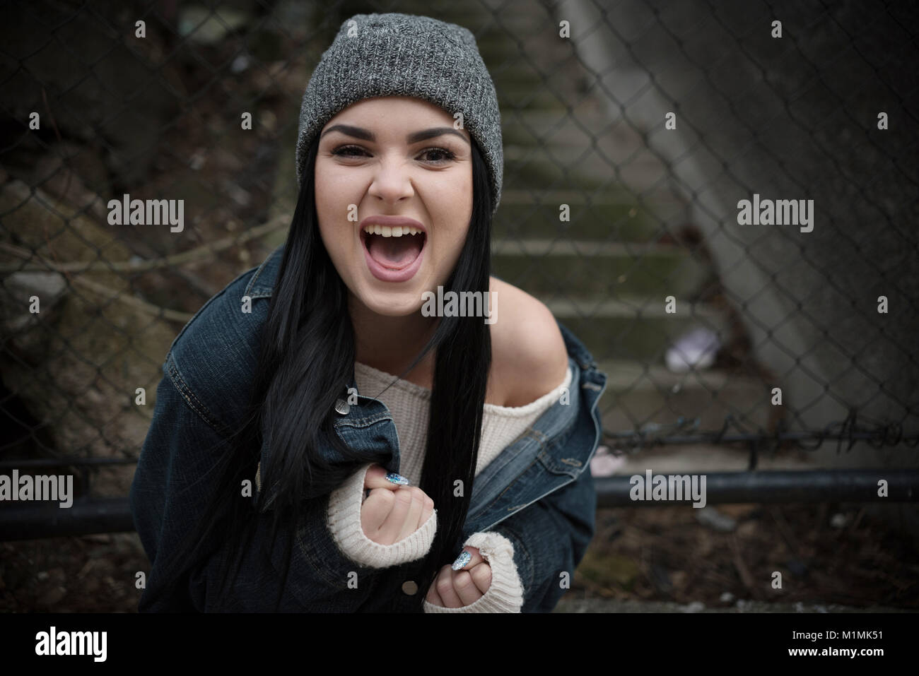 Shouting women hi-res stock photography and images - Alamy