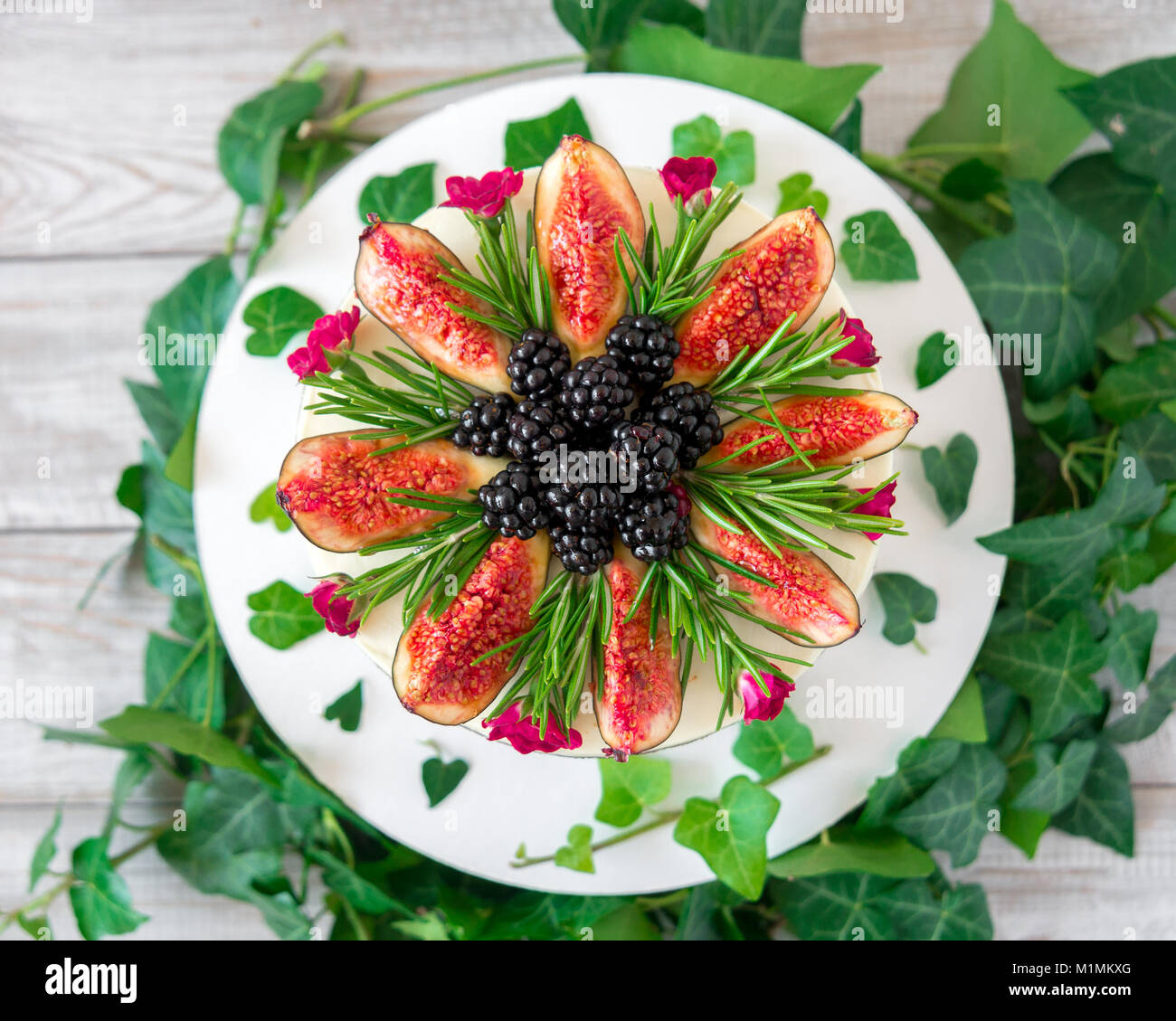 delicious and very pretty carrot walnut cake with figs and rosemary ...